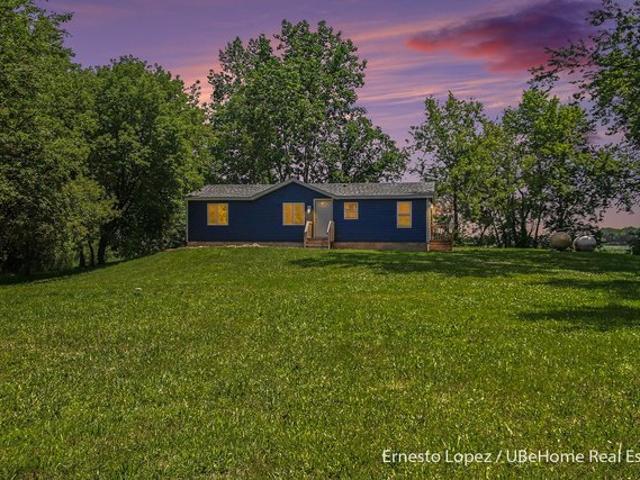 1465 64th St, Fennville, MI 49408