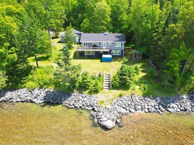 14662 Pequaming Rd, L'Anse, MI 49946