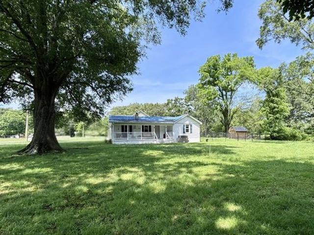 1466 Bible Crossing Rd, Winchester, TN 37398