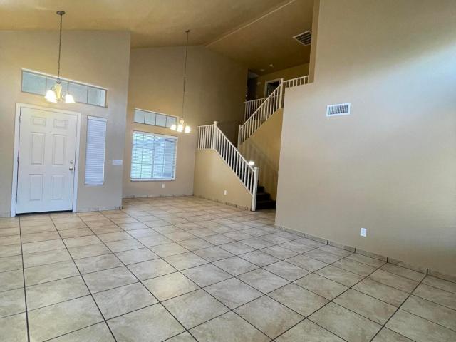 1466 e holiday drive