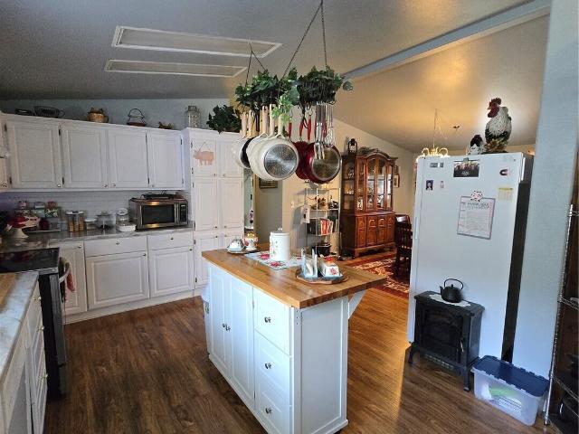 1466 Ferrier Road