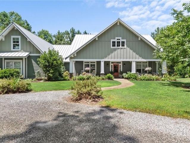 14675 Longview Dr, Northport, AL 35475