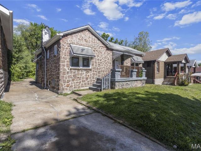 1467 Engelholm Ave, St. Louis, MO 63133 | MLS #26025