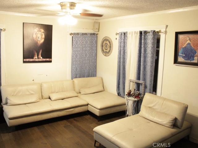 1467 Walnut Ave
