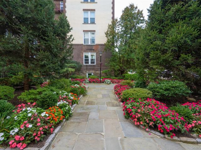 1468 Midland Ave, Unit 4D, Bronxville, NY 10708 | MLS #926157 | Compass
