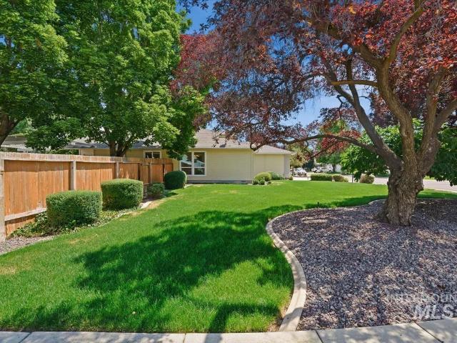 1468 E Bishop Dr