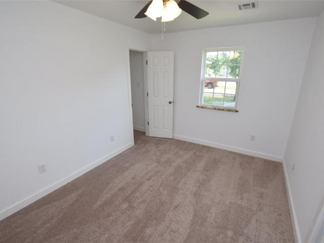 1468 W Division