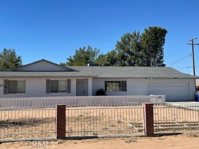 14690 Tonikan Rd, Apple Valley, CA 92307