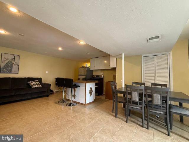 14696 Stratford Drive