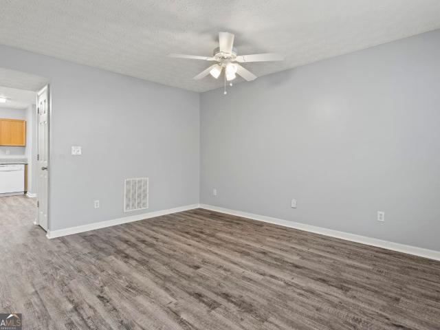 1469 N 42 Highway E26