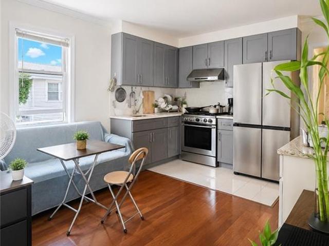 1469 West 9th Street