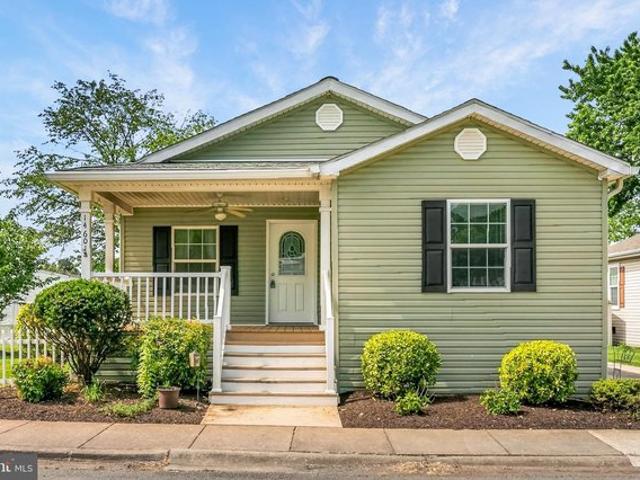 14601 Northwest Pl, Chantilly, VA 20151