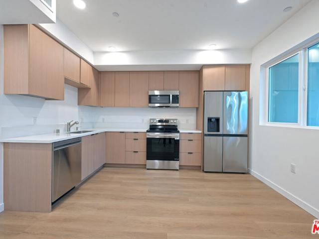 14606 Sylvan St, Unit 503, Van Nuys, CA 91411 | MLS #26673