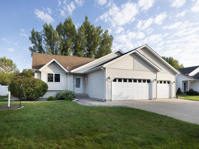 1460 Maple Ln, West Fargo, ND 58078