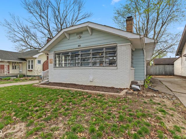1460 N Bosart Avenue