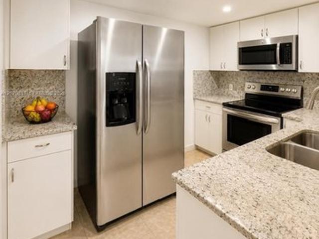 1460 NE 169th St Apt 108, North Miami Beach, FL 33162
