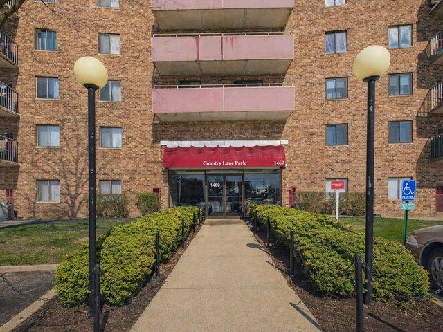 1460 Fairlane Dr Apt 228, Schaumburg, IL 60193