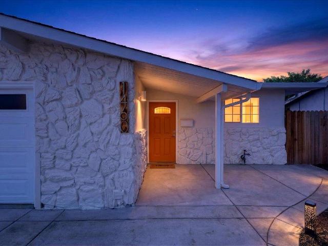 1460 Saturn Court