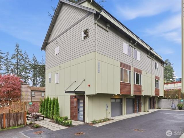 14610 Corliss Ave N Unit B, Shoreline, WA 98133