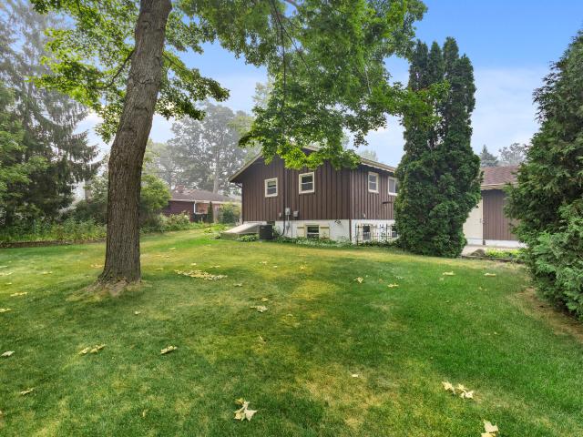 14614 W Woodland Dr