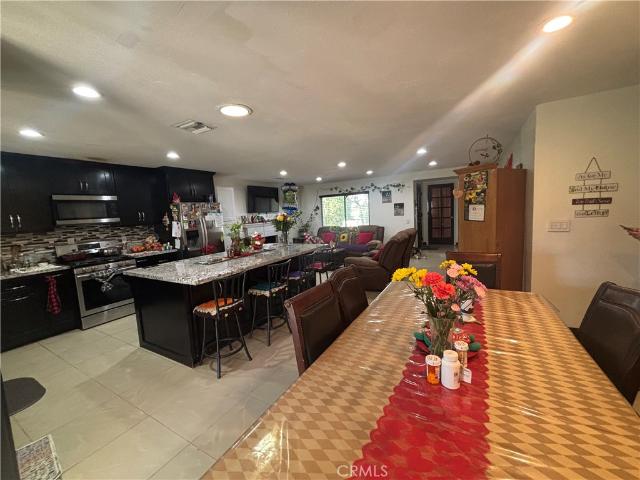 14615 El Cariso