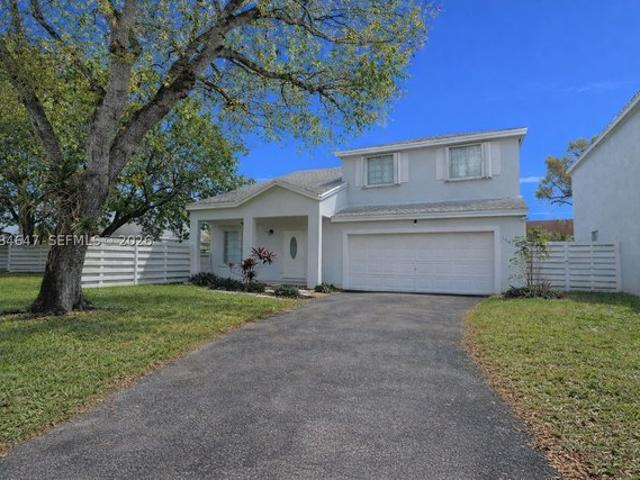 14615 SW 142nd Place Cir, Miami, FL 33186