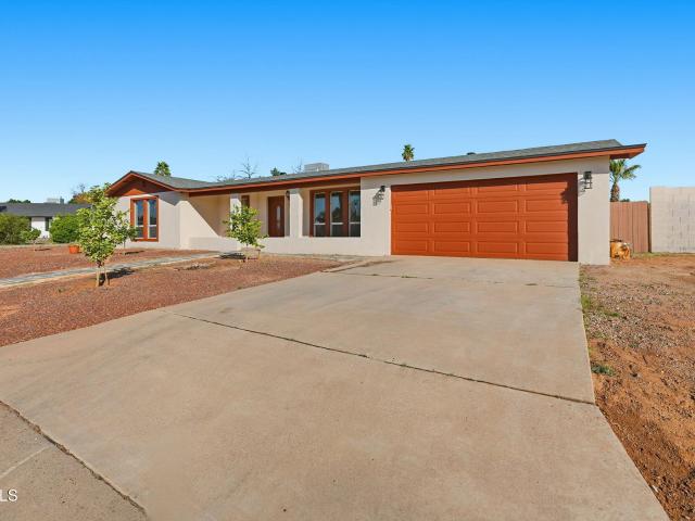 1461 N 63rd Pl, Mesa, AZ 85205 | MLS #6967 | Compass