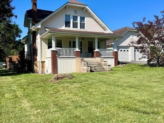1461 Ritter Dr, Daniels, WV 25832