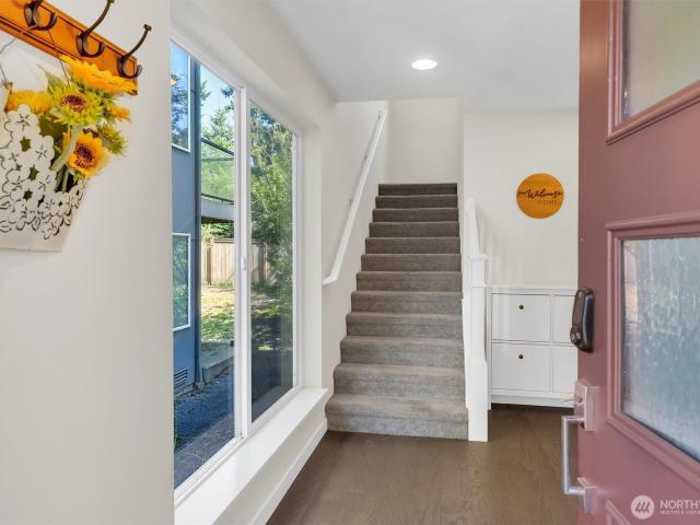 1461 th Ave NE, Lake Forest Park, WA 98155 | MLS #2483