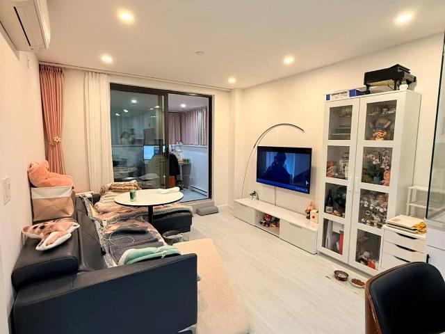 1461 th Avenue 2D