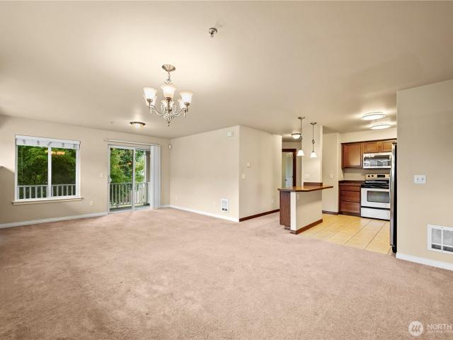 1461 th Avenue NE # M201