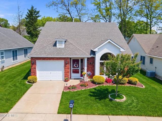 1462 Burr Oak Rd, Toms River, NJ 08755