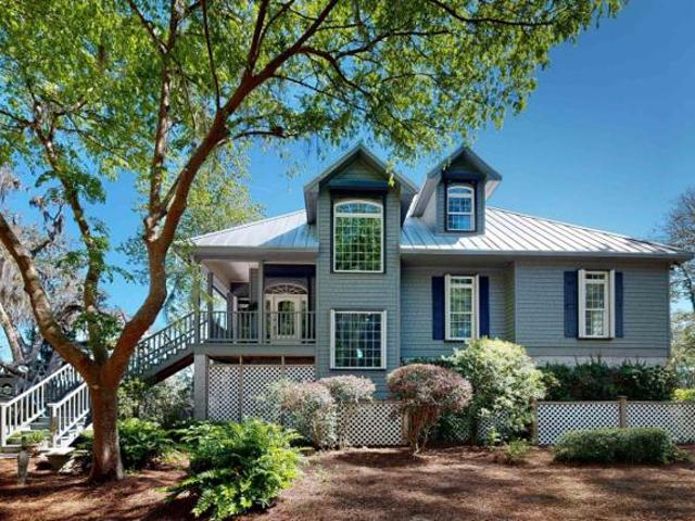 1462 E Black Island Rd, Darien, GA 31305