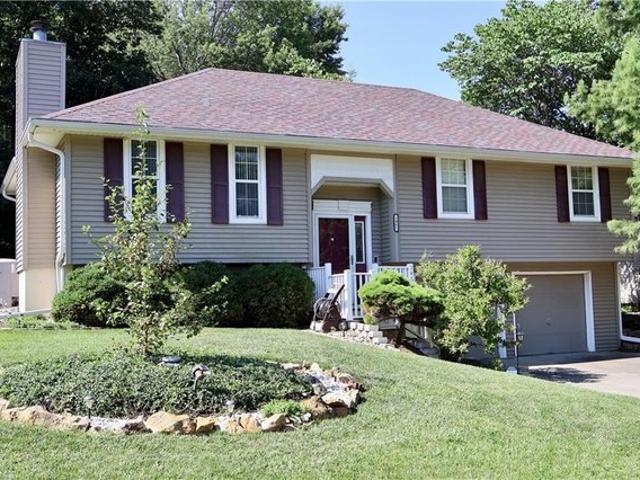 1462 Grandview Dr, Warrensburg, MO 64093