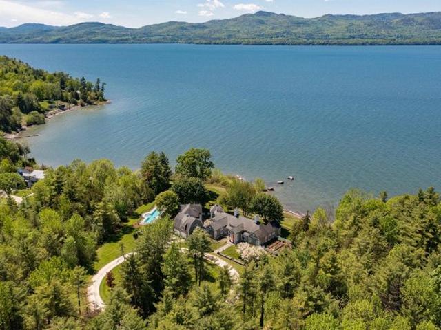 1462 Lake Rd, Panton, VT 05491