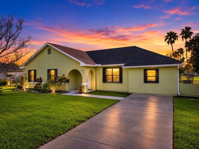 1462 SE N Balcourt Ct SE, Port Saint Lucie, FL 34952