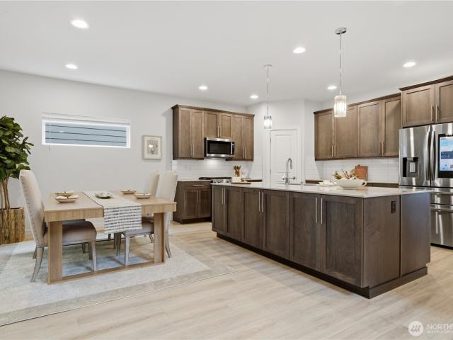 1462 th Avenue W