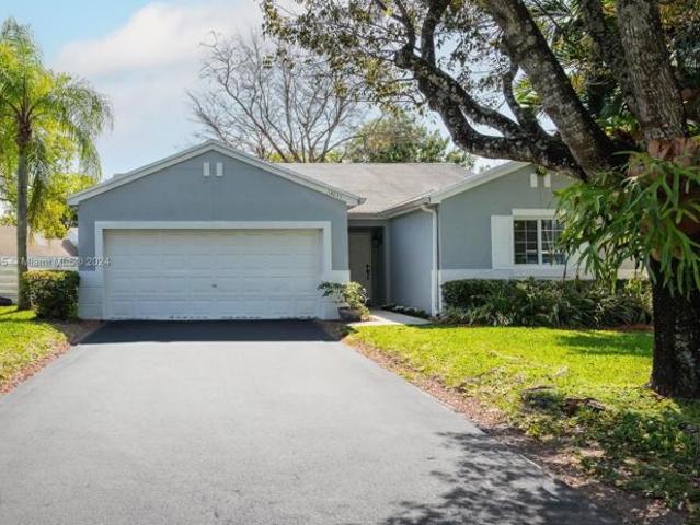 14633 SW 142nd Pl Cir, Miami, FL 33186