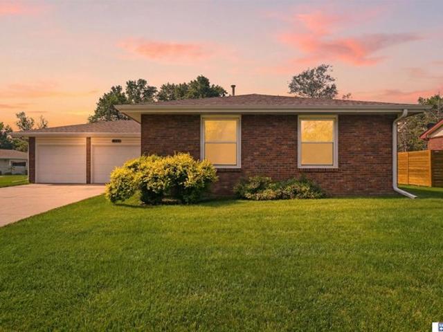 14631 Eastbourne St, Waverly, NE 68462