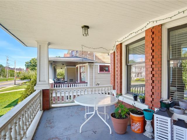1463 E 105th Street