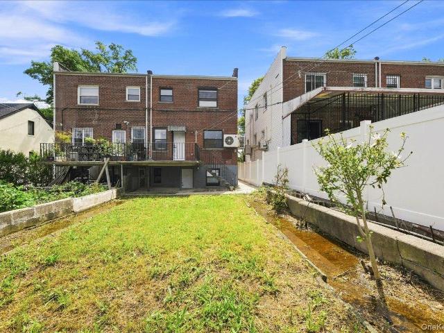 1463 Pelham Parkway N