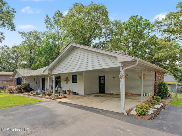 1463 Thunderbird Drive