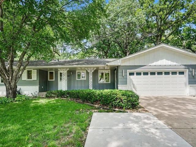 1463 Trollhagen Dr NE, Fridley, MN 55421