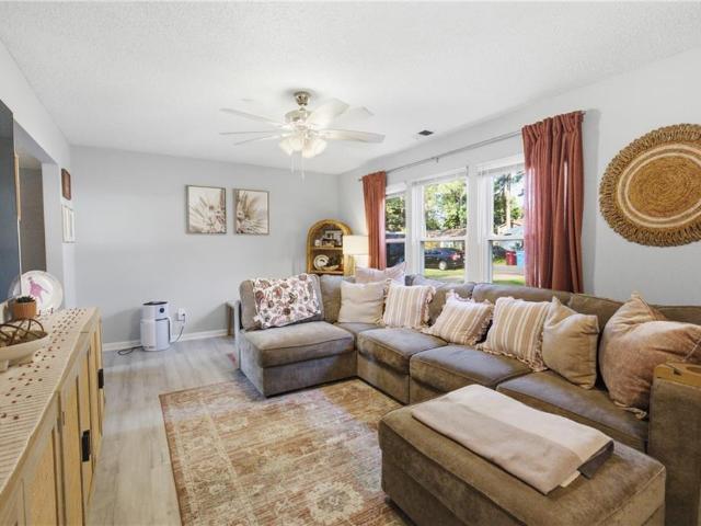 1463 Winslow AVE