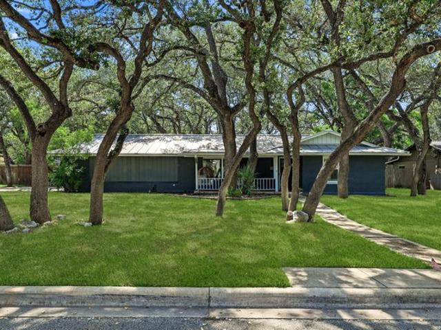 146 Canyon Creek Dr, Hollywood Park, TX 78232