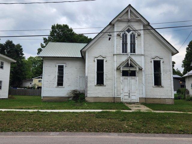 146 Church St, Saranac, MI 48881