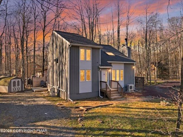 146 Chitimacha Dr, Pocono Lake, PA 18347