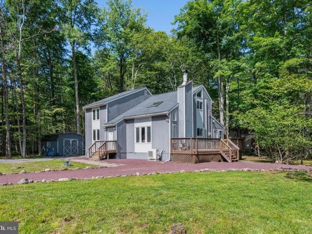 146 Chitimacha Dr, Pocono Lake, PA 18347