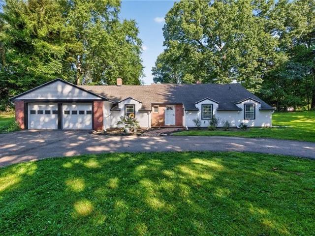 146 Crossover Rd, Fairport, NY 14450