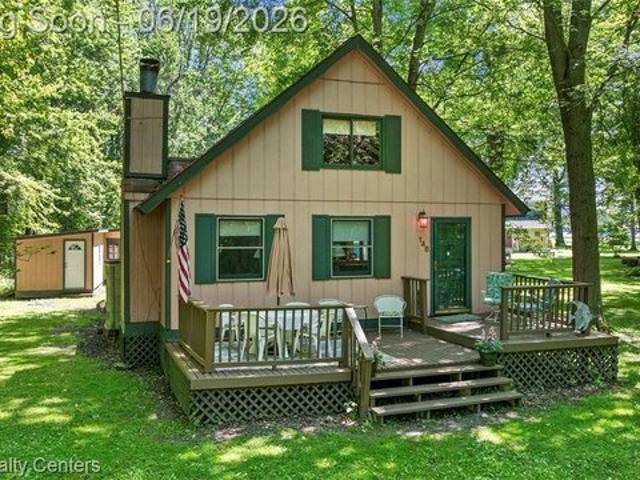 146 Algonac Rd, Clay Township, MI 48001